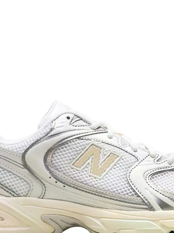 NEW BALANCE 530 Metallic Trainers - White