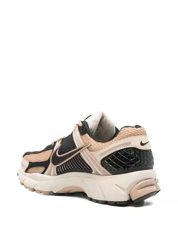 Nike Zoom Vomero 5 Mesh Panel Low Top Sneakers - Brown