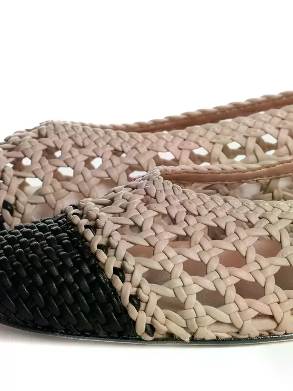 POCHE PARIS Reine Woven Cap-toe Flat Pumps