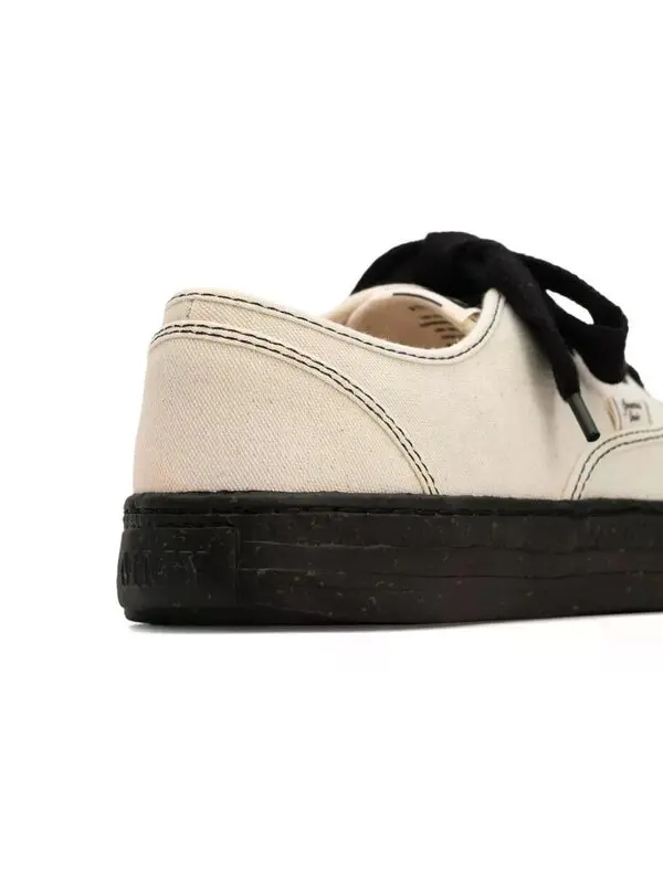 GENERAL SCALE. General Scale Kiefer Canvas Low Top Sneakers - Neutrals