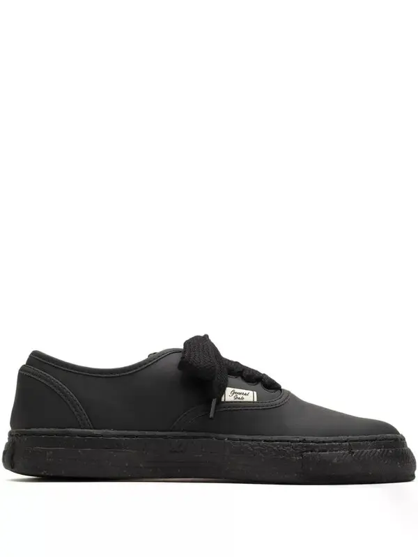 GENERAL SCALE. General Scale Kiefer Low-top Sneakers With Speckled Sole - Black