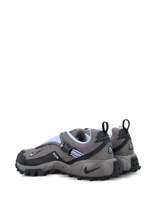 Nike Phassad Slip-on Sneakers