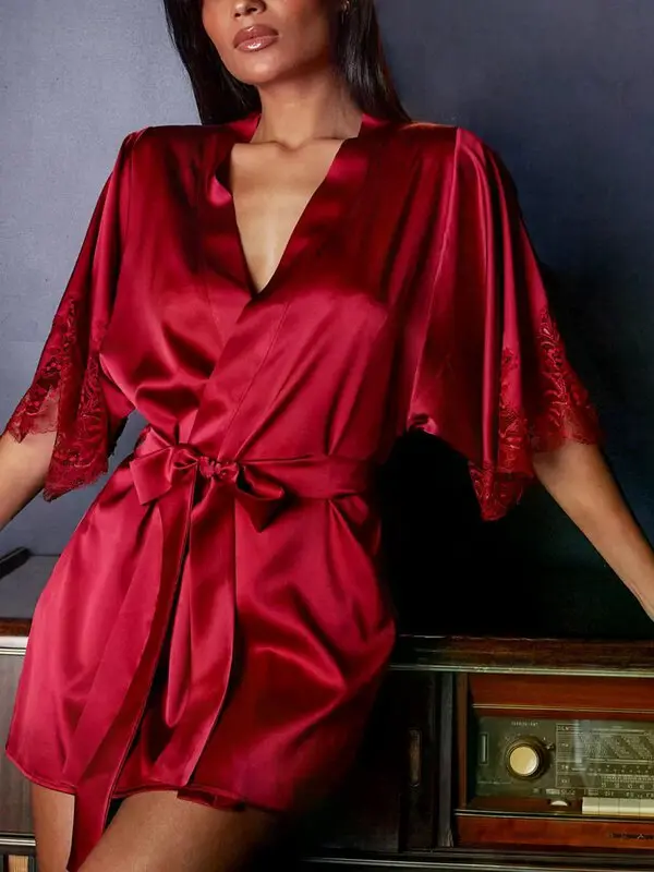 FLEUR OF ENGLAND Lace-trimmed Silk Robe