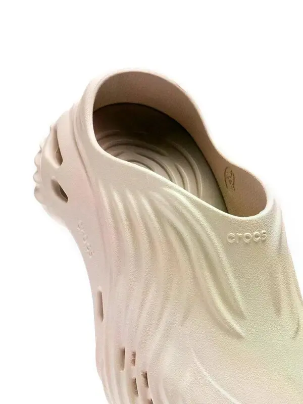 CROCS Echo Wave Mules