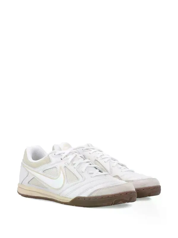 Nike Force 1 Sneakers