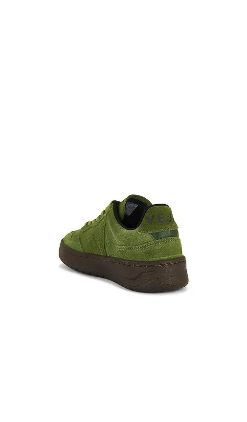 VEJA V-90 Suede Sneaker - Green