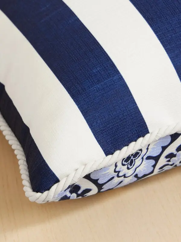 La DoubleJ Printed Woven Cushion