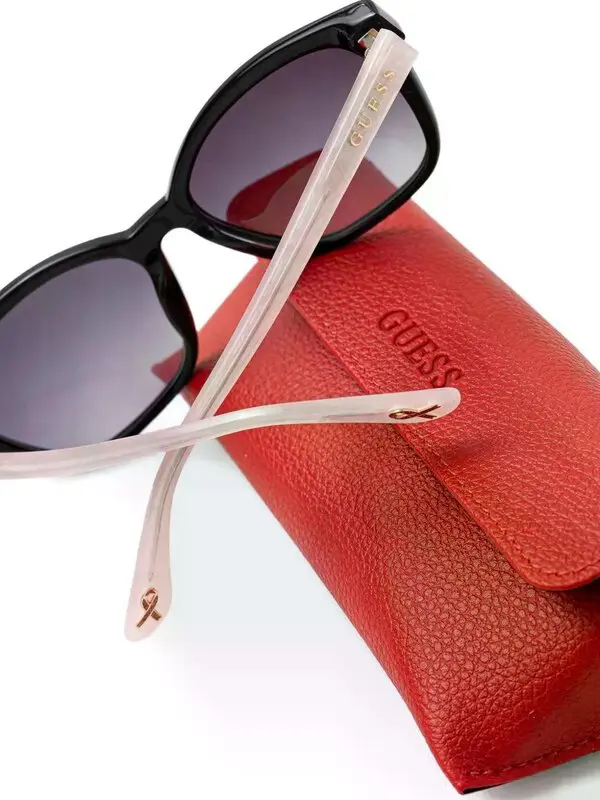 Guess Cat-eye Frame Sunglasses