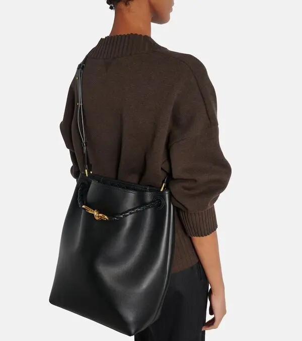 Bottega Veneta Andiamo Small Leather Bucket Bag - Black