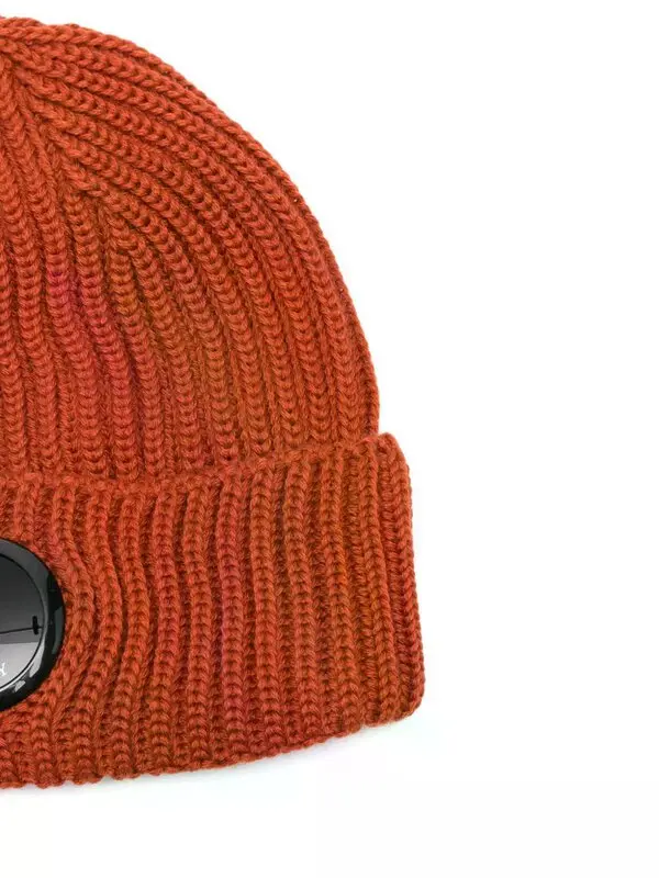 C.P. COMPANY Ribbed Lens-detail Beanie - Red