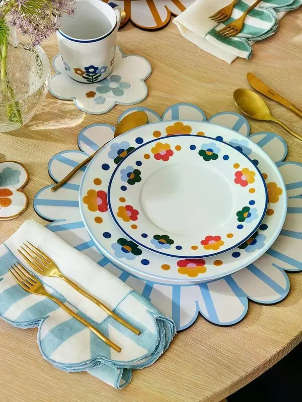 MISETTE Floral Salad Plates