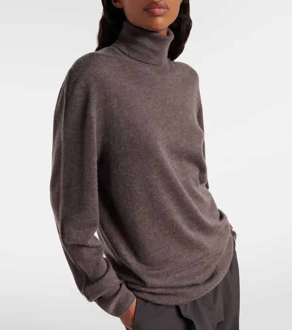 THE ROW Lizzy Cashmere Turtleneck Sweater