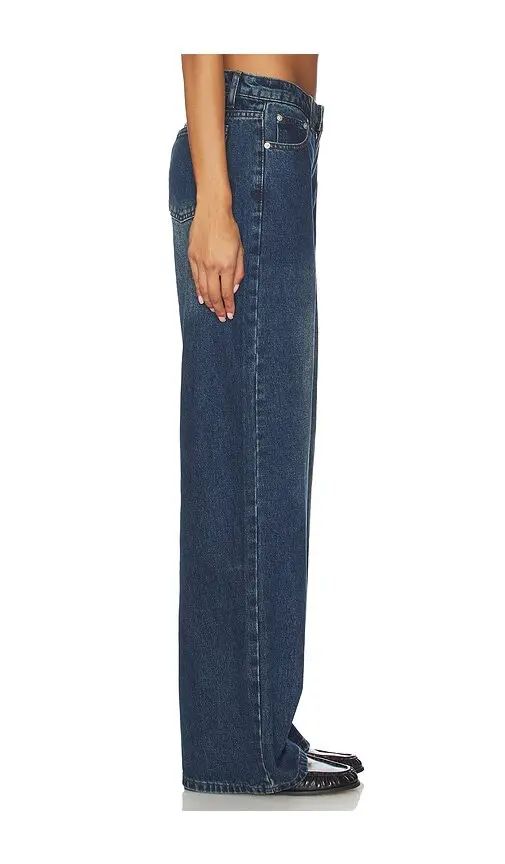 Superdown Caroline Jean In . Also