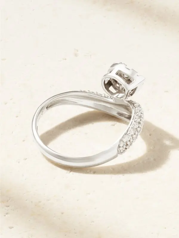 PERSEE 18 Karat White Diamond Ring