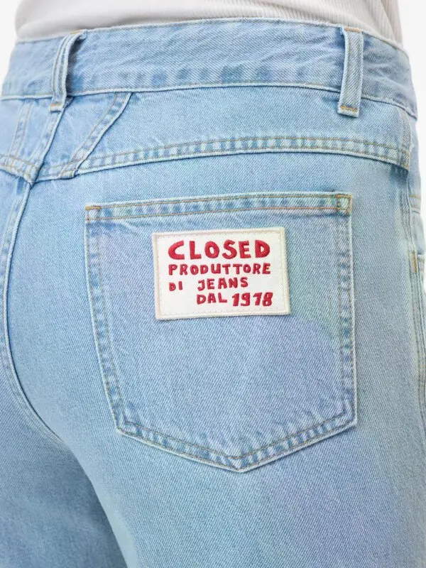 Closed Pedal Pusher Jeans