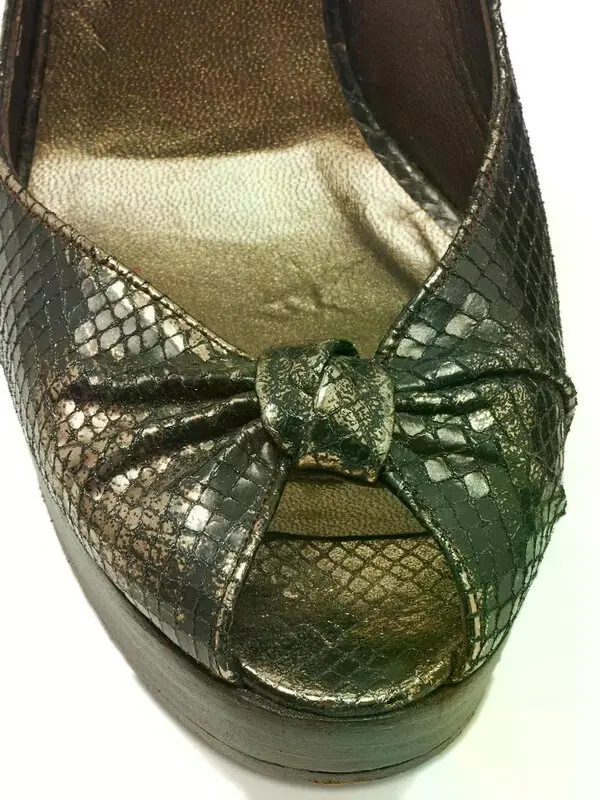 STUART WEITZMAN Snakeskin Embossed Peep Toe Slingback Pumps