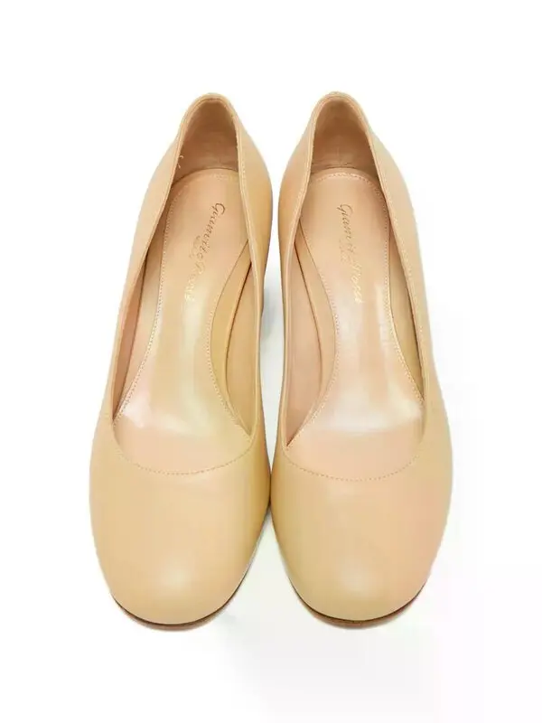 GIANVITO ROSSI Beige Leather Round Toe Block Heel Pumps