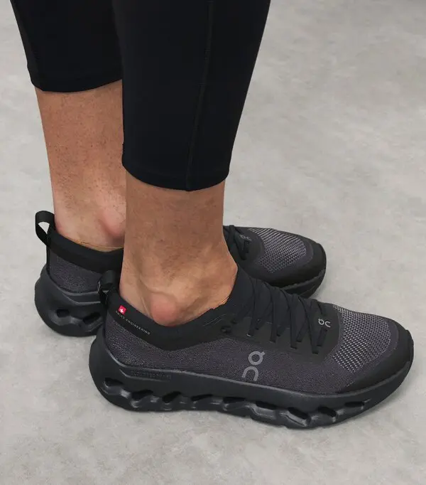 On Cloudtilt Moon Trainers