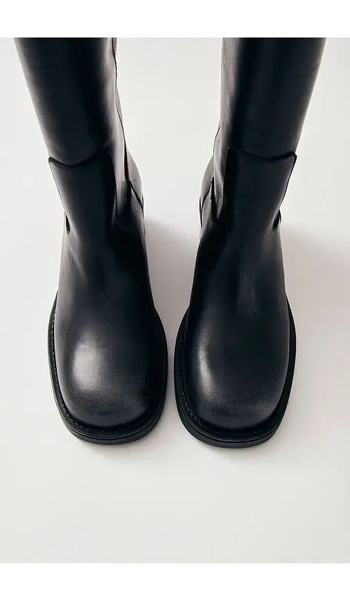 ALOHAS Sajan Pull-on Block Heel Boots - Black