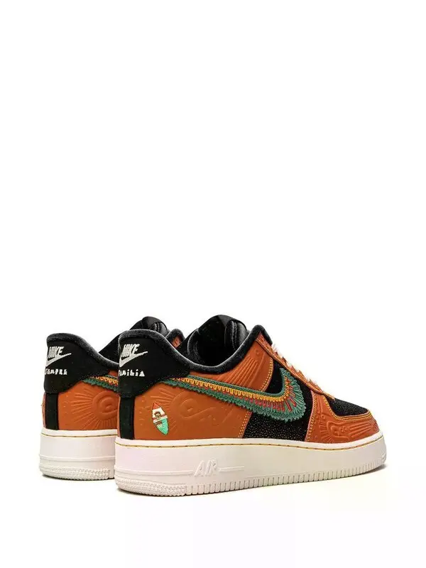 Nike Force 1 '07 Lx Siempre Familia Sneakers