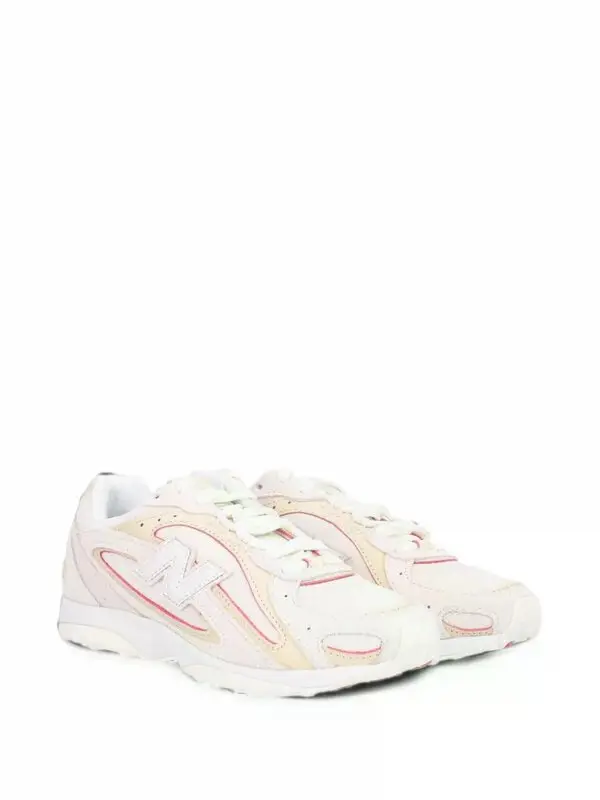 NEW BALANCE 204 Suede-panel Shoes