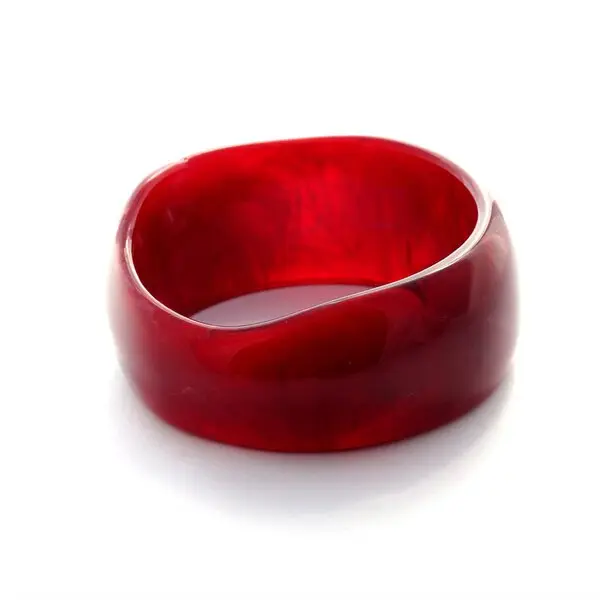 HYE JANE JEWELRY Forma Raspberry Resin Bangle - Red/pink
