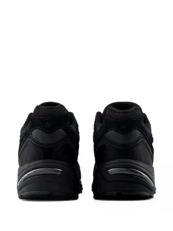 NEW BALANCE 880r Shoes - Black