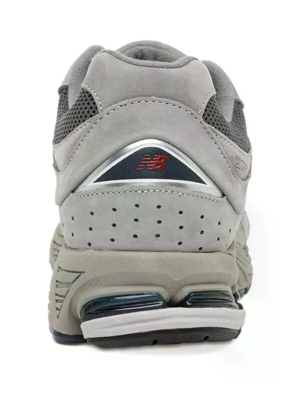 NEW BALANCE 2002r Sneakers
