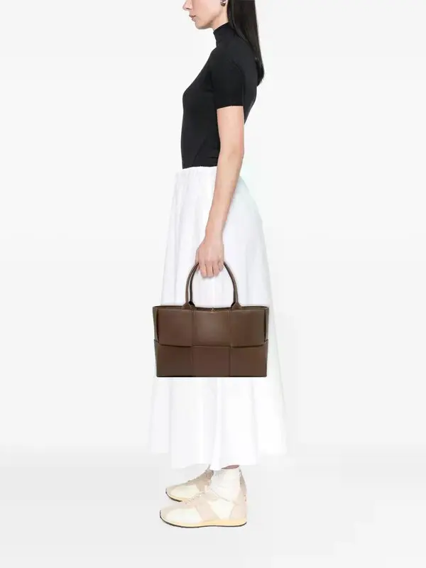 Bottega Veneta 2012-2026 Medium Nappa Maxi Intrecciato Arco Tote Bag - Brown