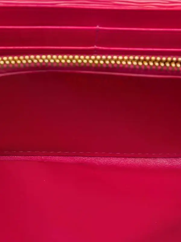 Prada 2013-2026 Vitello Move Wallet On Chain Crossbody Bag