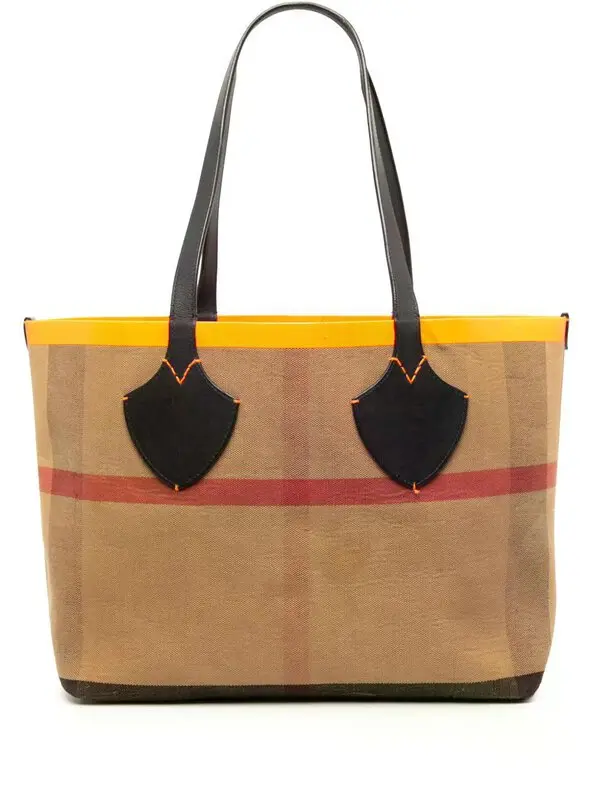 Burberry 2000-2017 Mega Check Canvas The Giant Reversible Tote Bag - Neutrals