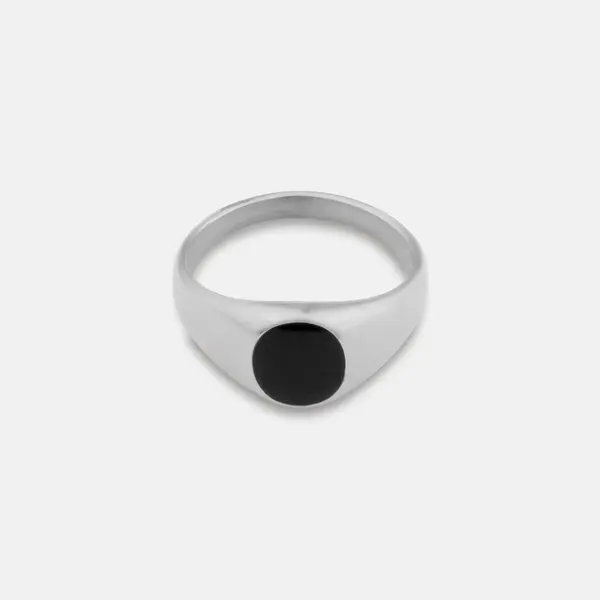 OUTRAGE LONDON Onyx Small Stone Signet Ring