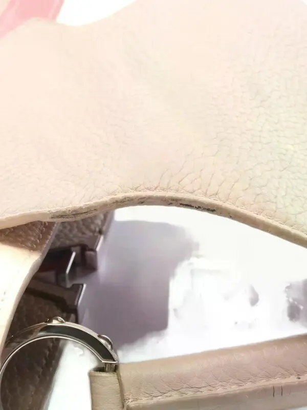 LOUIS VUITTON 2016 Mm Capucines Handbag