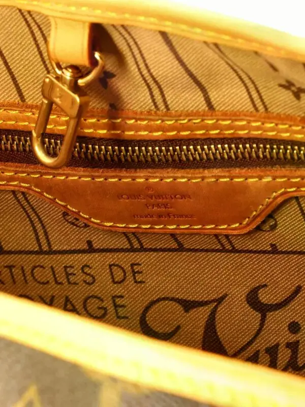 LOUIS VUITTON Neverfull Monogram Canvas Pm Tote Bag