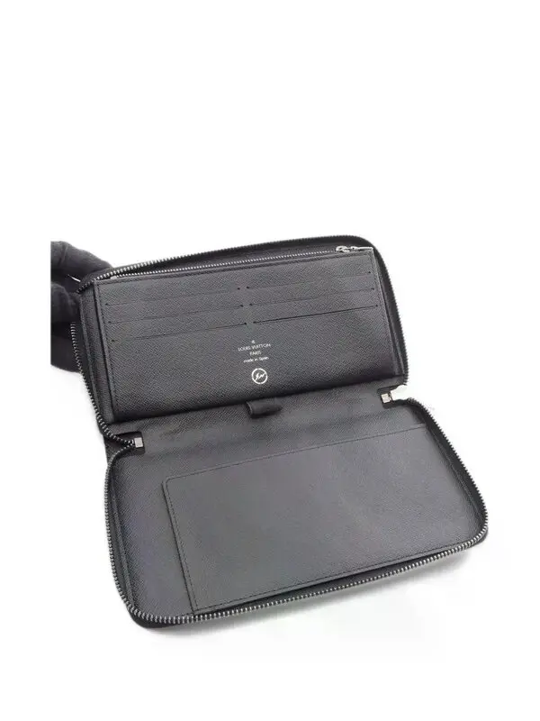 LOUIS VUITTON 2017 Zippy Organiser Monogram Eclipse Wallet