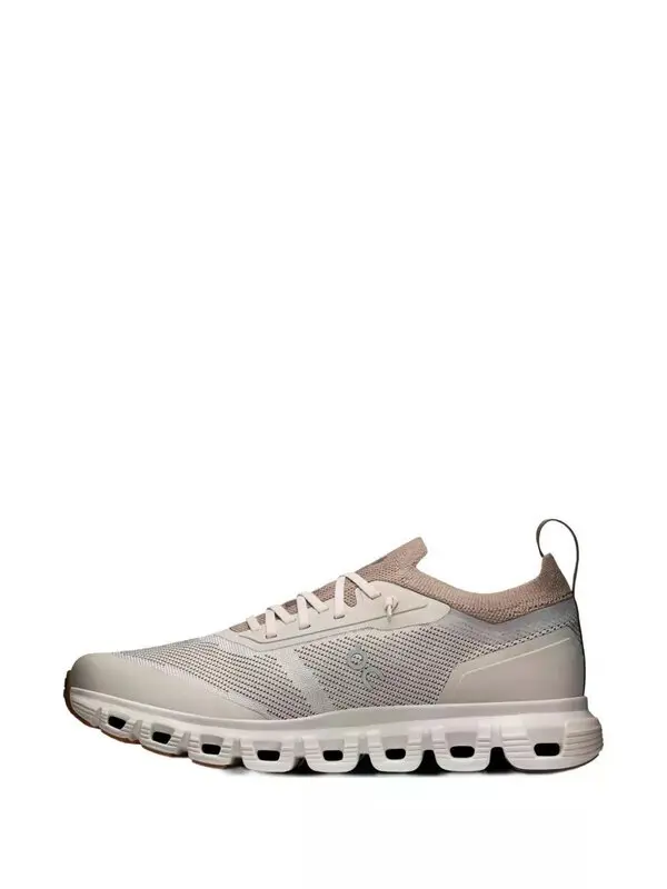On Cloud Versa Sneakers