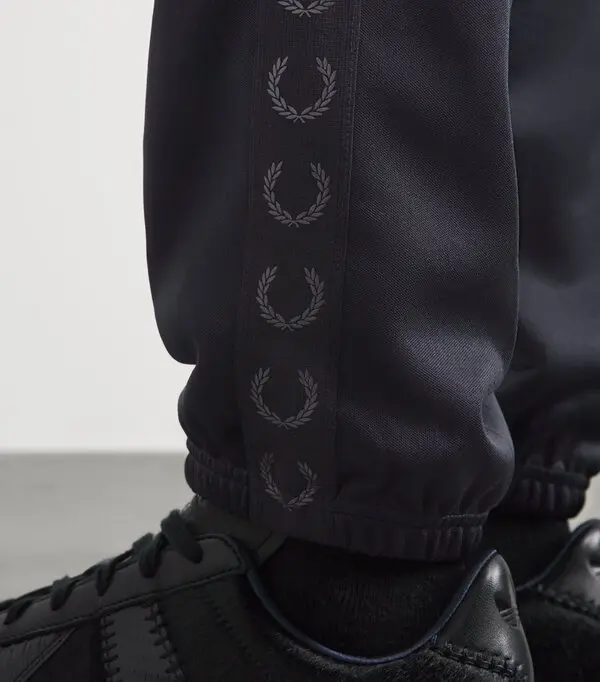 Fred Perry Contrast Tape Wreath Sweatpants