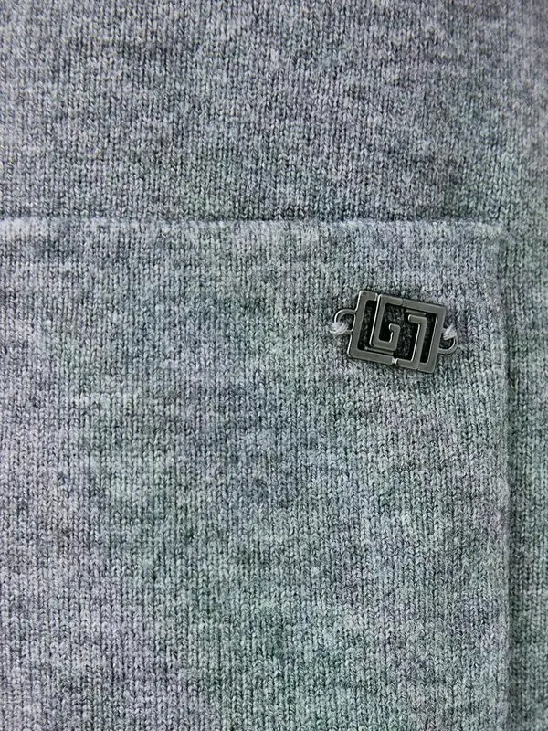 GAUDI V-neck Button-up Vest