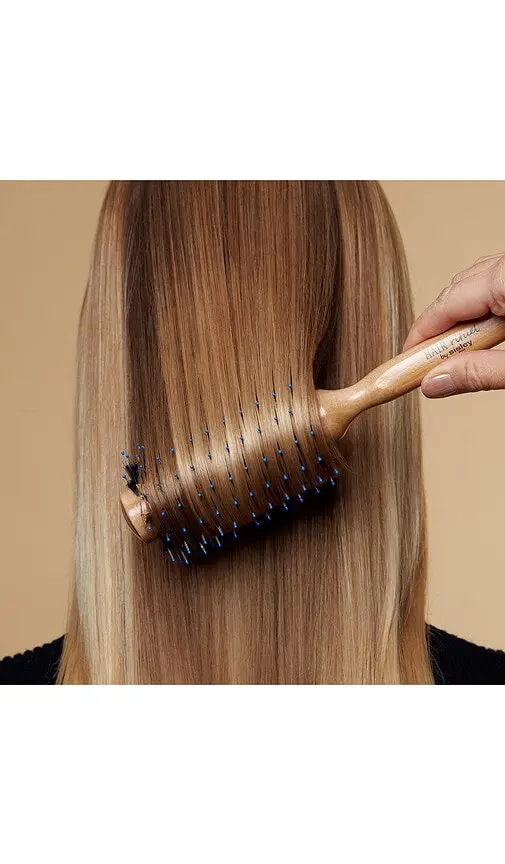 Sisley The Blow Dry Brush No. 2