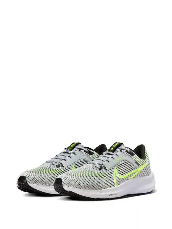 Nike Zoom Pegasus 40 Sneakers