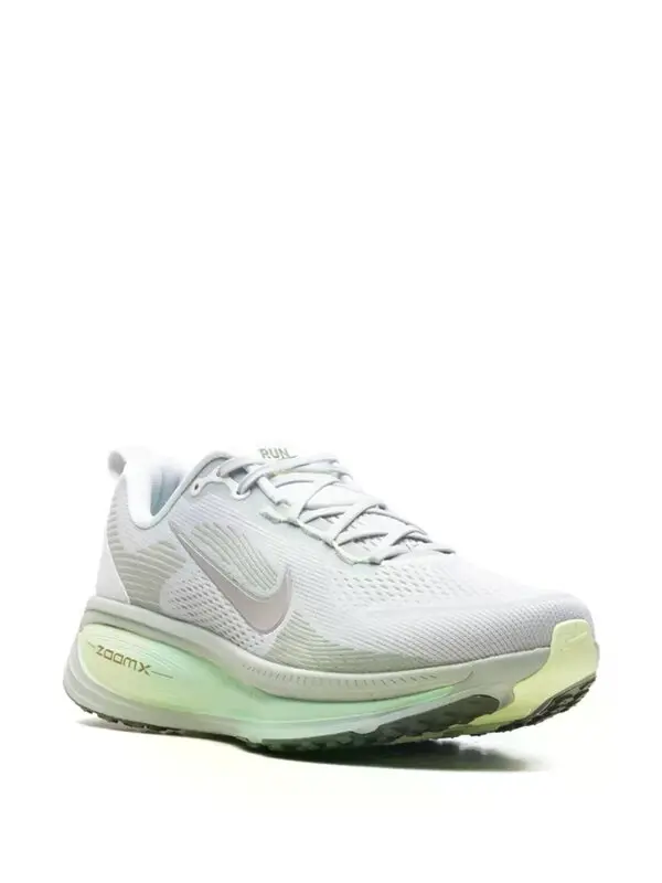 Nike Vomero 18 Sneakers