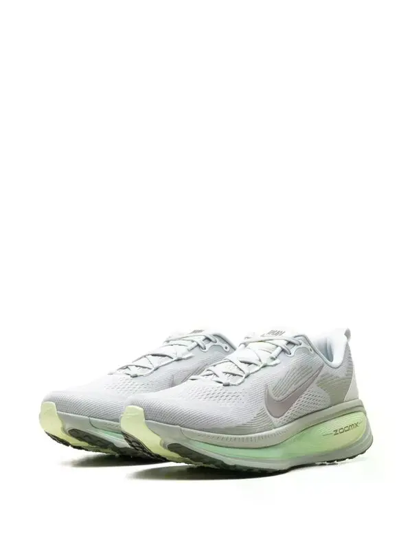 Nike Vomero 18 Sneakers