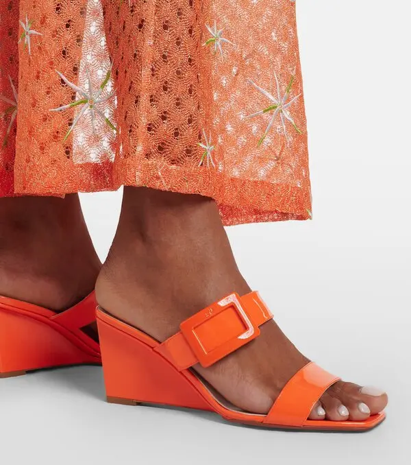 ROGER VIVIER Belle Vivier Patent Leather Wedge Mules - Orange