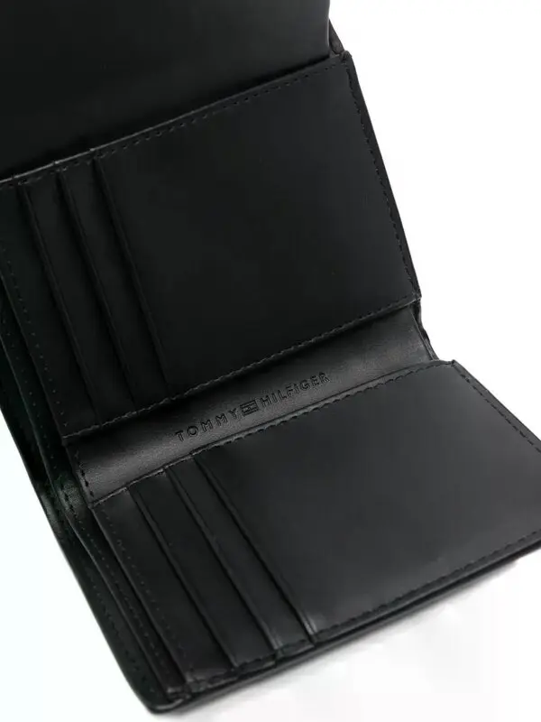 Tommy Hilfiger Trifold Wallet