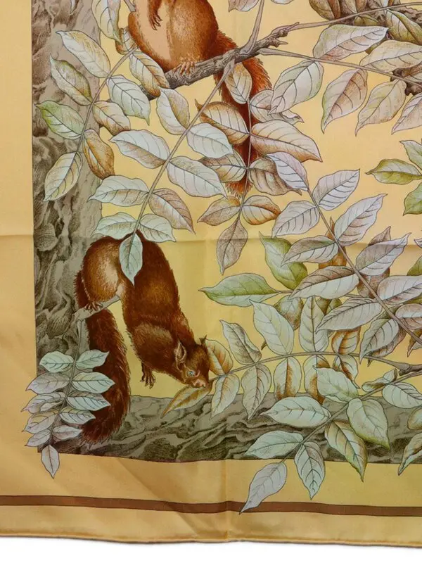 Hermès 20th Century Casse Noisette Silk Scarf 90 Scarves - Brown