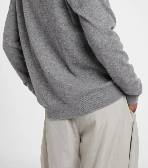 THE ROW Cashmere V-neck Top In Heather