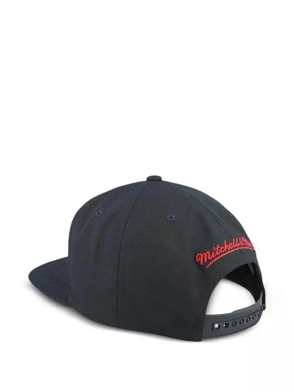 Mitchell & Ness Chicago Bulls Embroidered Baseball Cap