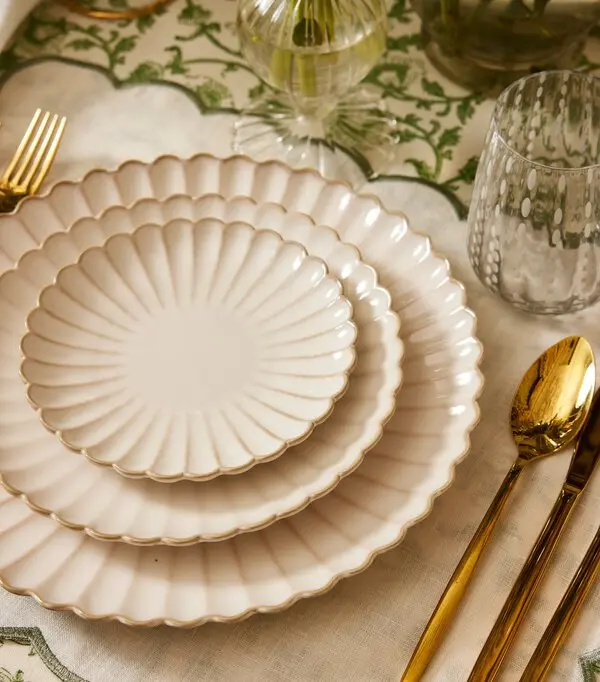 MAISON MARGAUX Set Of 4 Shell Dinner Plates