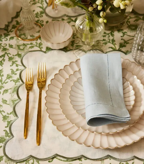 MAISON MARGAUX Set Of 4 Shell Dinner Plates