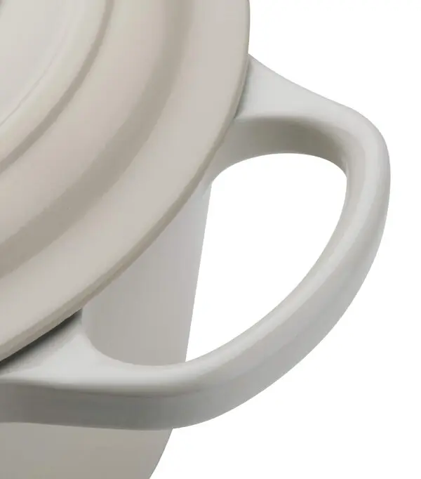 LE CREUSET Cast Iron Round Casserole Dish